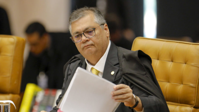 Dino suspende quebra de sigilo de empresária amiga de 'Lulinha' por ...